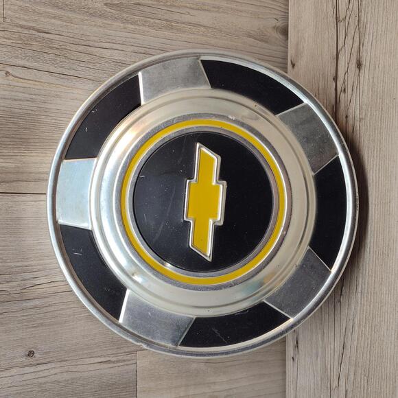 chevrolet | Other | Vintage Chevrolet Hubcap Black And Gold 9731987 ...